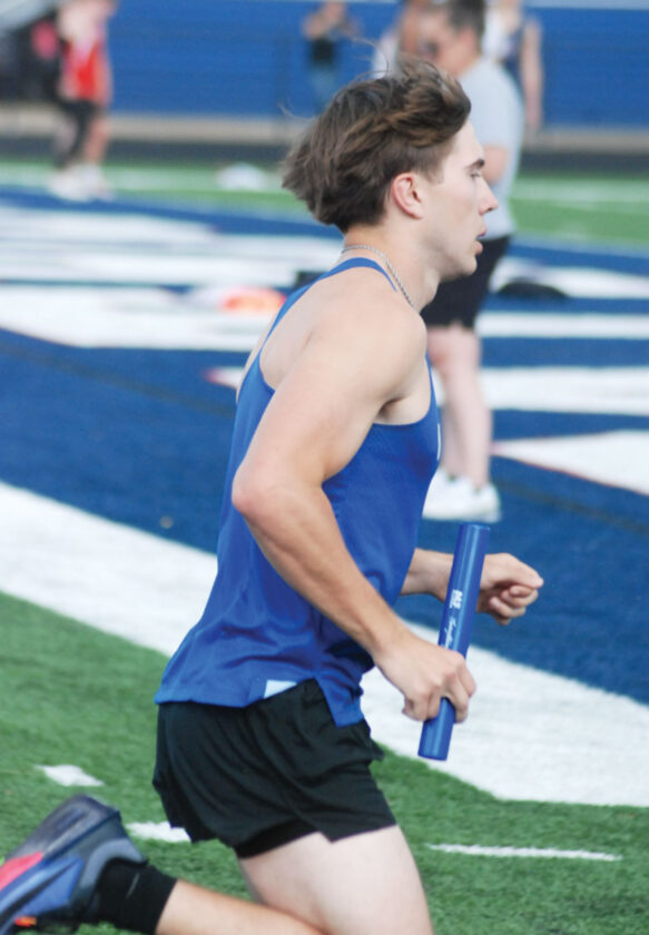 Warren boys, girls sweep South Invite | News, Sports, Jobs - Marietta Times
